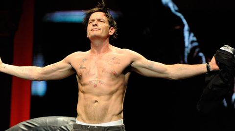 Charlie Sheen: Schauspieler bereut seine vielen Tattoos | STERN.de