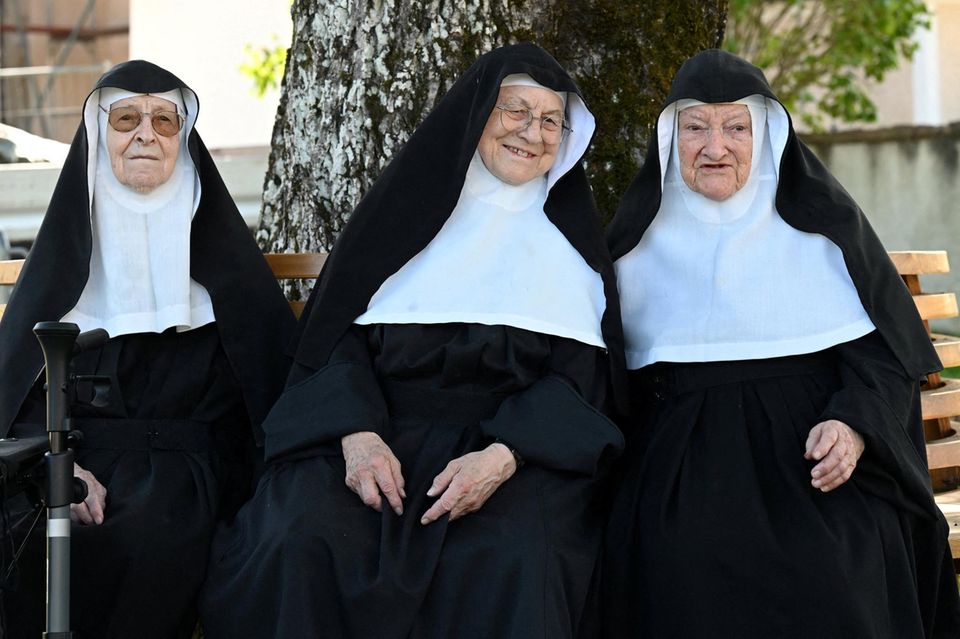 Nonnen besetzen ihr altes Kloster – und die Welt fiebert mit | STERN.de