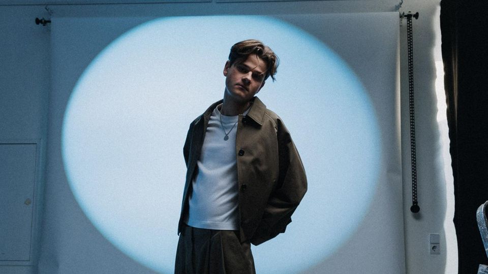 JAS: Vom Rettungssanitäter zum Indie-Pop-Star mit Millionen-Streams ...