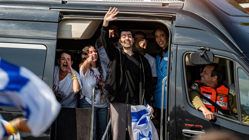 Israelische Geiseln: "Man sieht die Spuren der Gefangenschaft an den ...