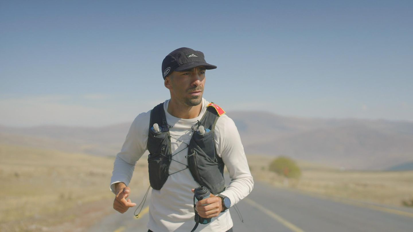 Savas Coban läuft einmal um die Türkei – warum macht er das? | STERN.de