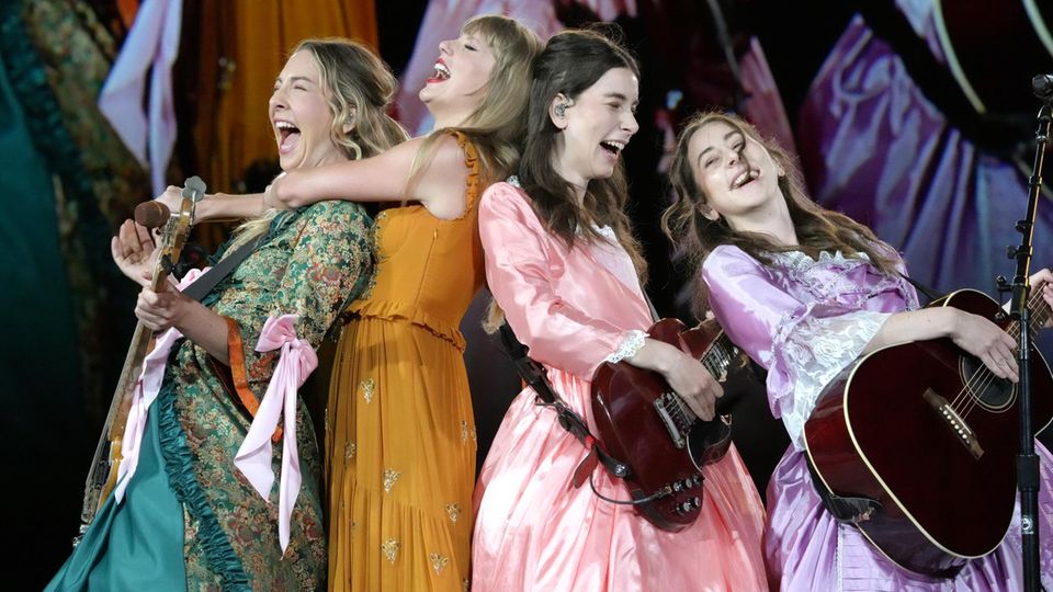 Taylor Swift plant ihre Hochzeit: Wer ihre Brautjungfern sein sollen ...