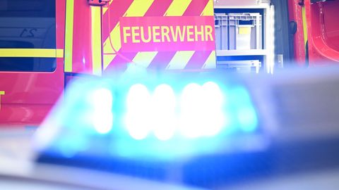 Feuer auf der Autobahn: Lkw gerät auf A10 bei Mühlenbeck in Brand | STERN.de