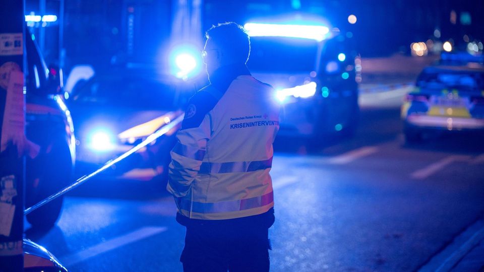 Hamburg: Mann in Burgerrestaurant niedergeschossen – Täter flüchtig ...