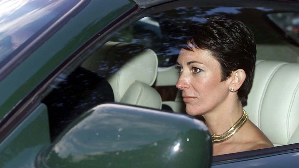 Ghislaine Maxwell klagt gegen ihre 20-jährige Haftstrafe | STERN.de