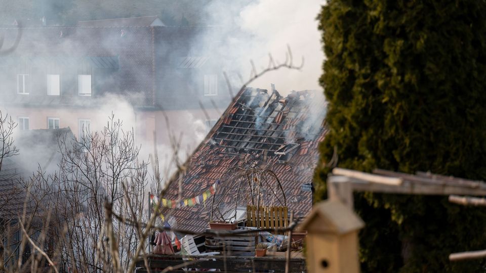 Brände: Brand in Mehrfamilienhaus – Acht Verletzte in Furtwangen | STERN.de