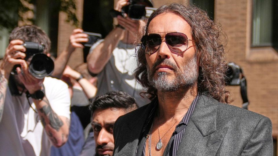 Russell Brand mit neuen Vorwürfen sexueller Gewalt konfrontiert | STERN.de