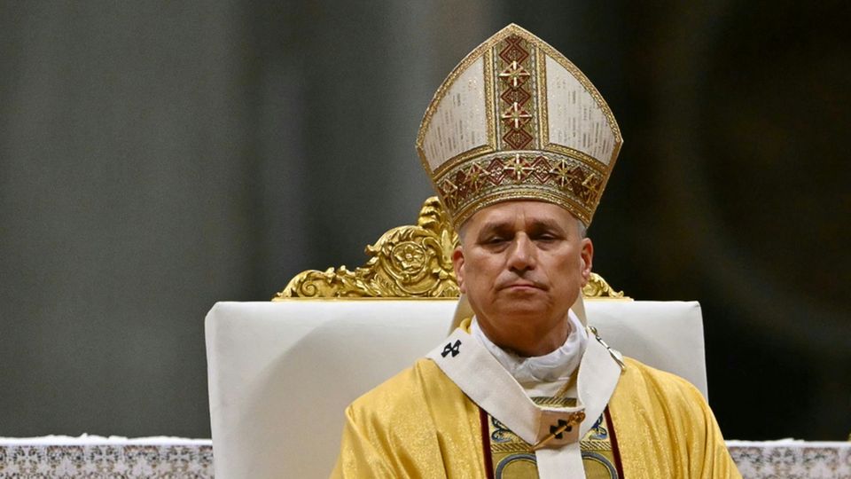 Papst Leo XIV. feiert Christmette im Petersdom | STERN.de