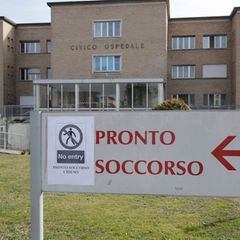 Eine Mutter und ihre Tochter starben mutmaßlich an einer Lebensmittelvergiftung nach einem Weihnachtsessen. (Symbolbild) Foto: L