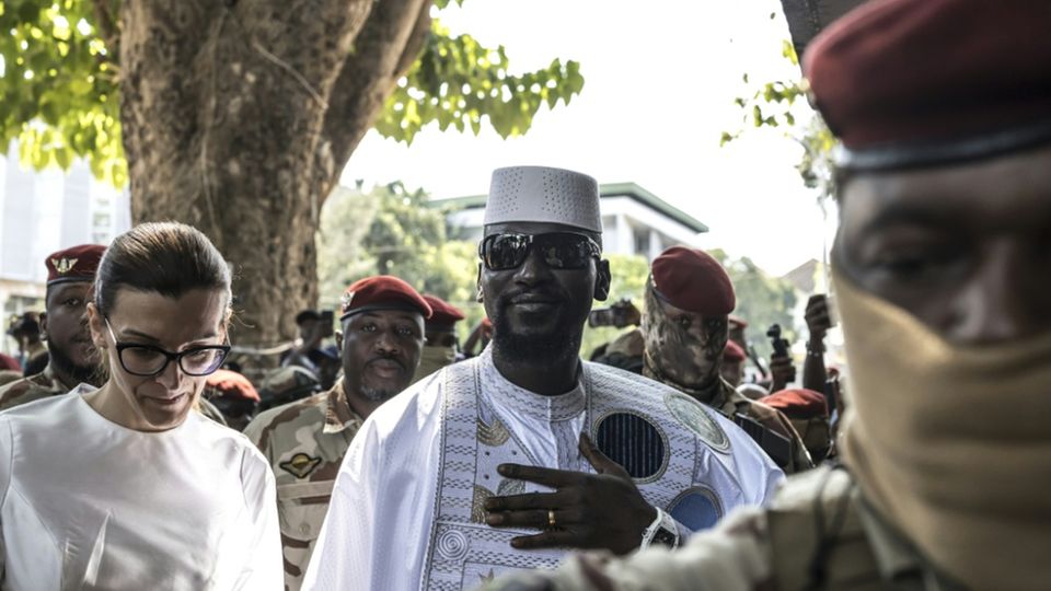 Guineas Militärmachthaber führt laut Teilergebnissen bei ...