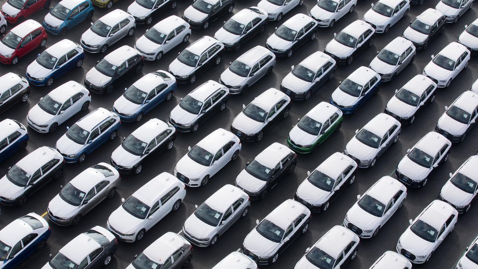 Autofarben 2025: Ein überraschender Aufsteiger mischt das Einerlei auf ...