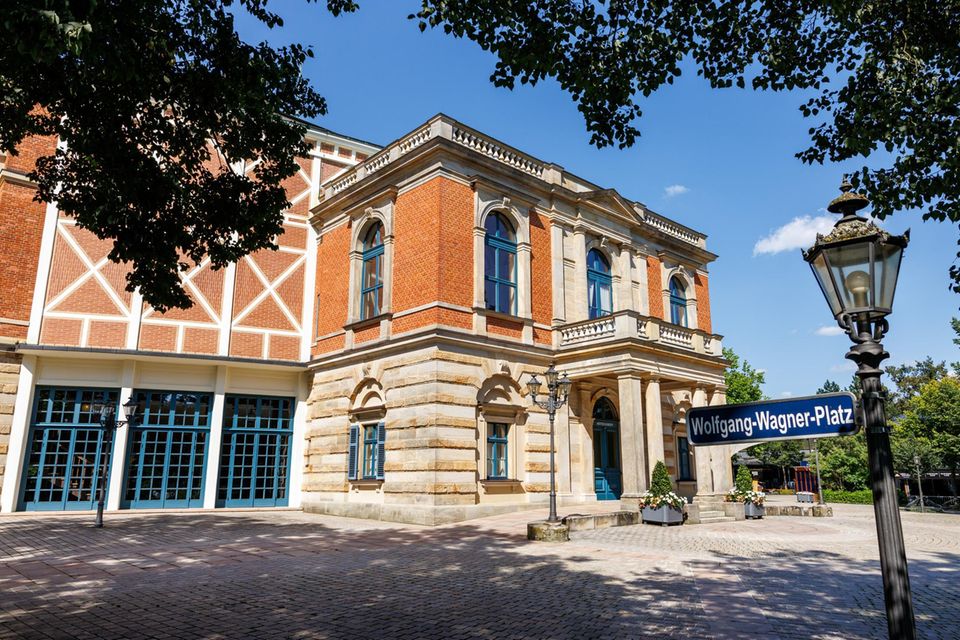 Bayreuth: Zu Besuch bei Richard Wagner auf dem Grünen Hügel | STERN.de