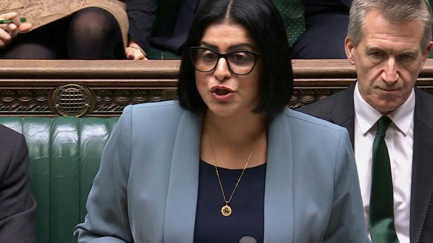 Bericht: Londoner Polizei stellte tausende Beamte ohne ...