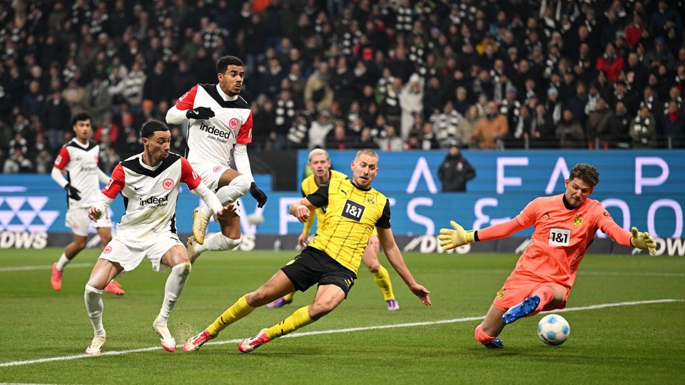 Bundesliga-Neustart: Kobel-Einsatz auf der Kippe - Kovac: "Versuchen ...