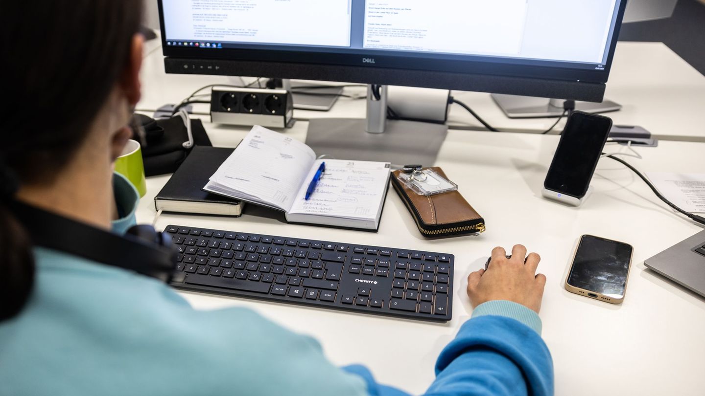 Arbeitsmarkt: Indeed-Umfrage: Mehrheit kann sich Jobwechsel vorstellen ...