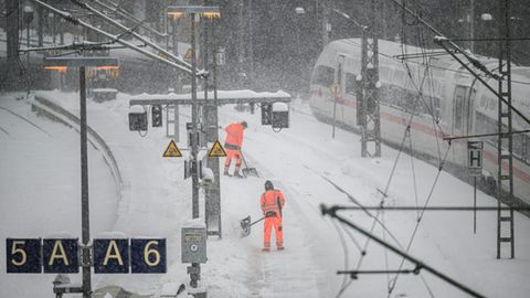 DB-Fernverkehr im Norden wieder angelaufen - Kritik an Krisenmanagement ...