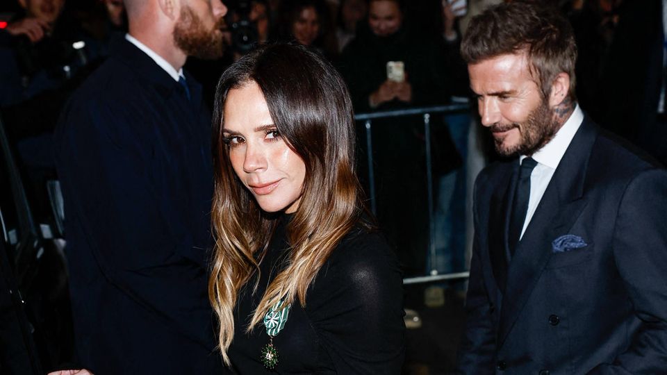 Victoria Beckham in Paris geehrt – Sohn Brooklyn fehlt | STERN.de