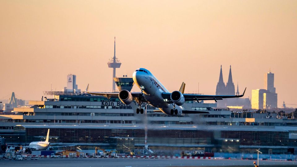 Fabelhafte Flughafen Koln Bonn Heute Gesperrt Bildernull