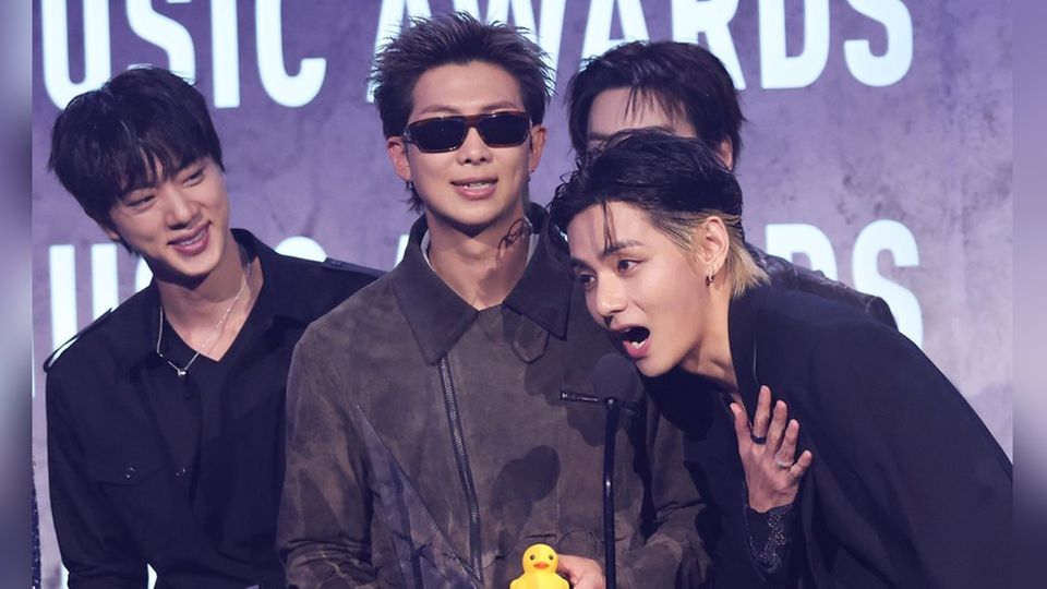 American Music Awards 2026: BTS als Gewinner, Taylor Swift als ...