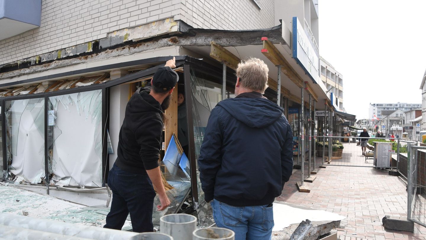 Haus in Westerland: Betondach auf Sylt stürzt auf Gehweg | STERN.de