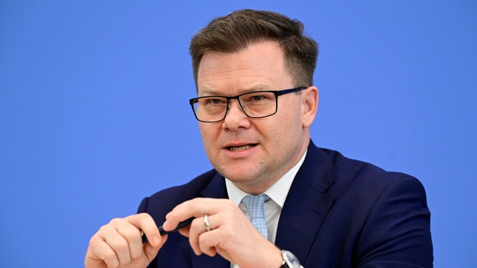 Rohstoffe: Regierung will Land mit Aktionsplan für Kreislaufwirtschaft ...