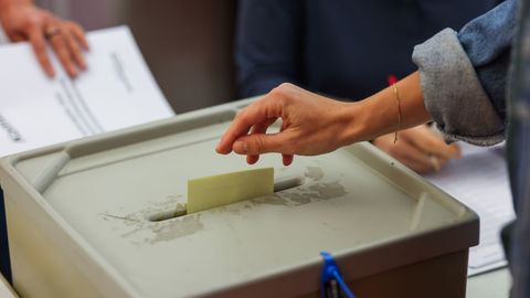 Kommunalwahl: „Freie Sachsen“ vs. CDU - Aue wählt neuen ...