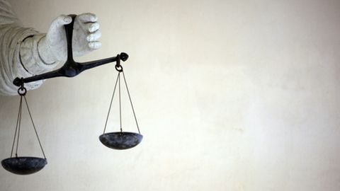 Aufrufe zu Anschlägen auf Politiker: Drei Jahre Haft für Angeklagten ...