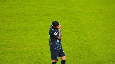 Fußball-WM: Warum es bei Hand vor dem Mund glatt Rot gibt | STERN.de