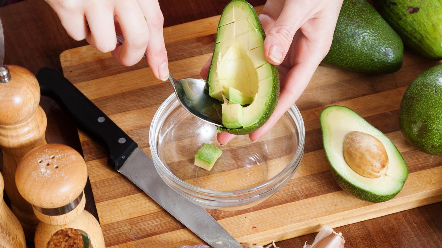 Avocado zubereiten: Diese vier Fehler machen viele | STERN.de