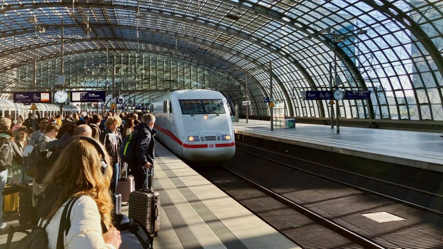 Deutsche Bahn: Zugverkehr nach Großstörung wieder angelaufen | STERN.de