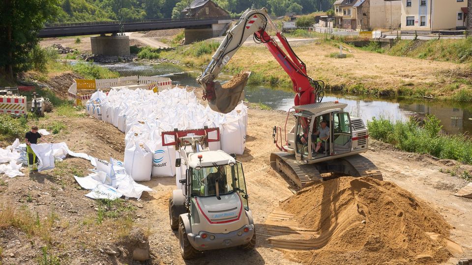 Brücken, Schulen, Bahn: Fünf Jahre nach der Flut: Wie weit ist der ...