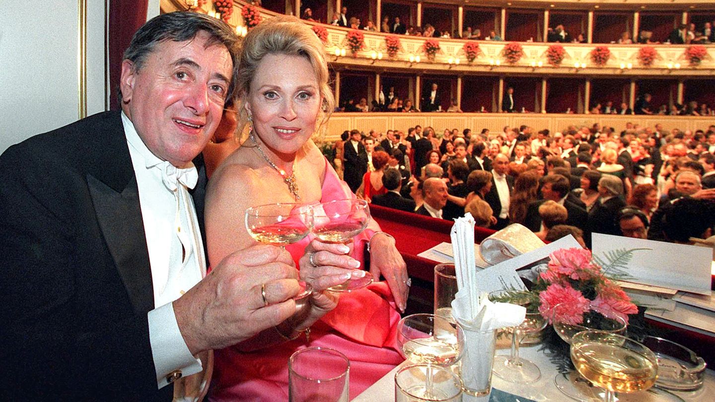 Wiener Opernball 2024: Priscilla Presley begleitet Richard "Mörtel ...