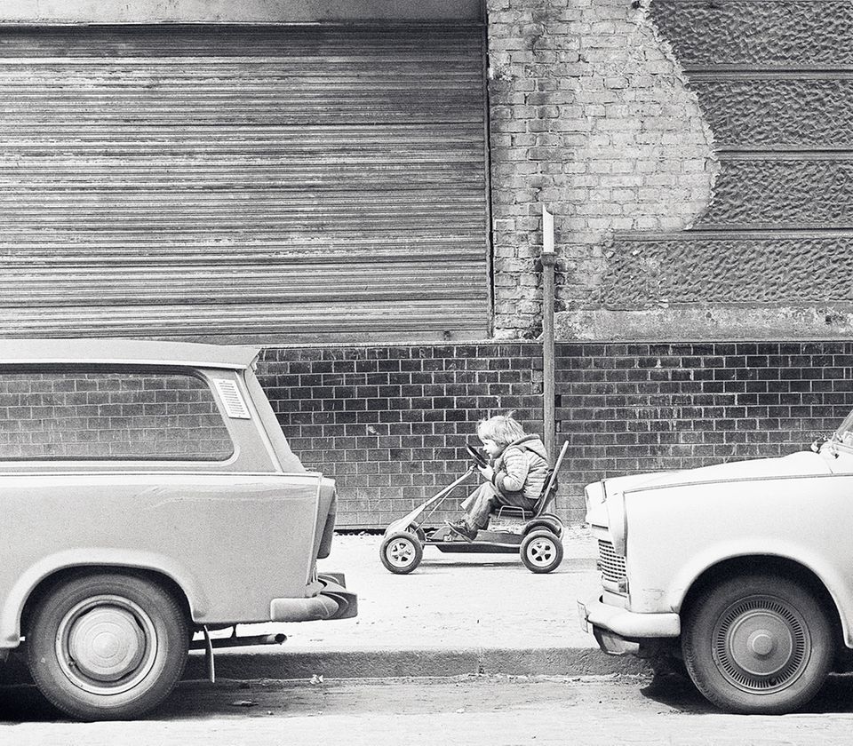 Bildband Bunte DDR von Ulrich Burchert: Alltag ohne Propaganda | STERN.de