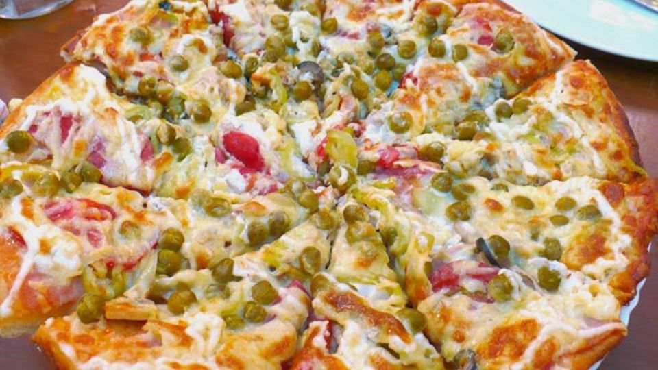 Pizza mit Mayonnaise und Erbsen wird vom Netz gehasst | STERN.de