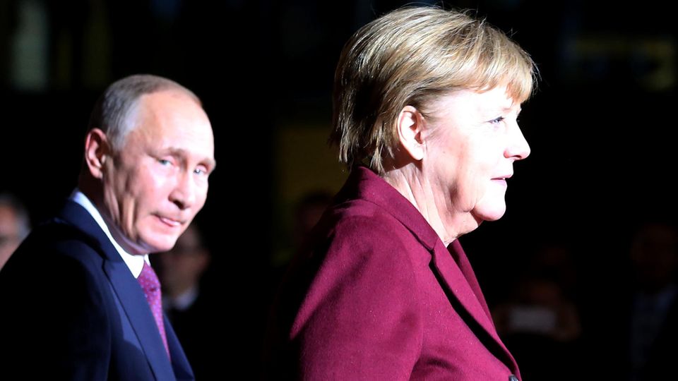Angela Merkel und Wladimir Putin: Die Pressekonferenz live | STERN.de