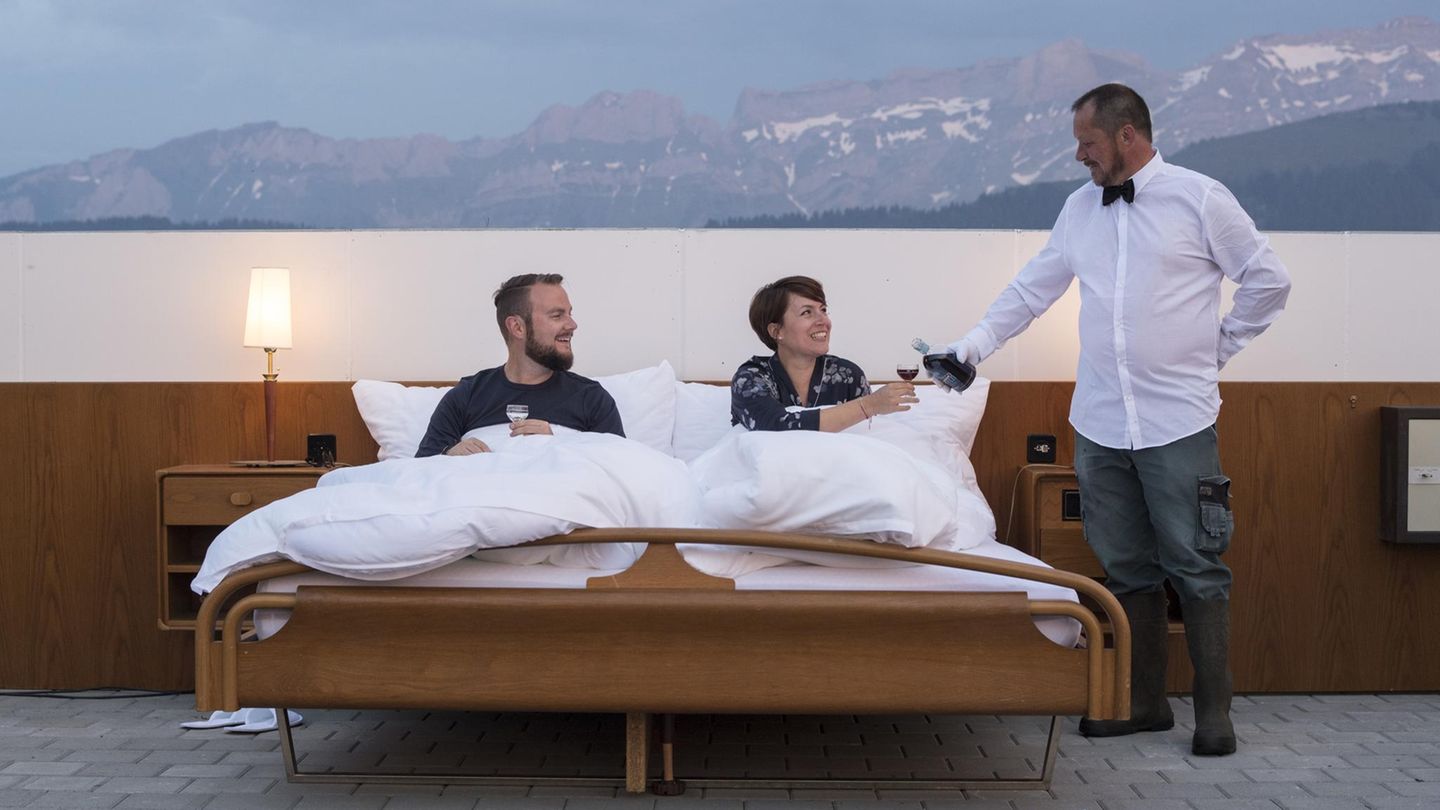 Null-Stern-Hotel: Im Doppelbett unter freiem Himmel schlafen | STERN.de