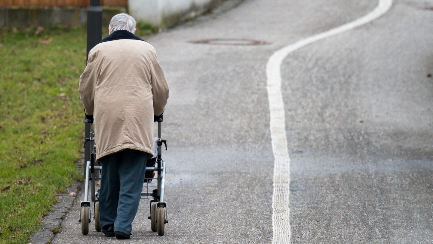 Rente - Risiko der Altersarmut steigt - 2036 ist jeder Fünfte betroffen ...