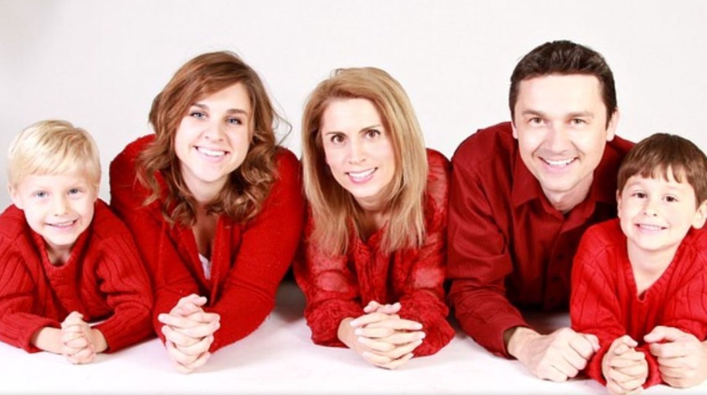 Das AfD-Bild stellt tatsächlich eine klassische Familie dar | STERN.de