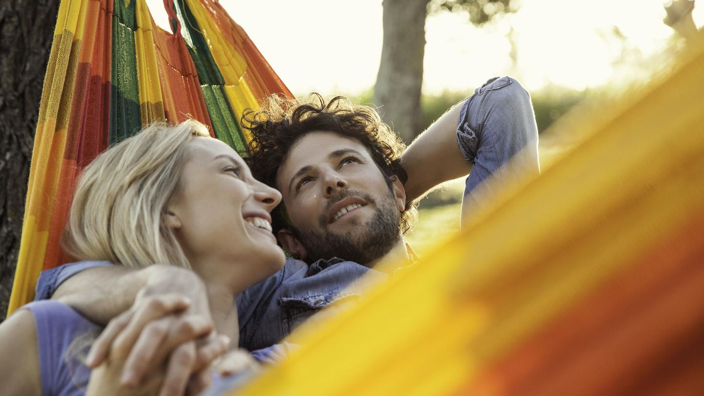 Liebe: 36 Fragen, mit denen Fremde schnell die Vertrautheit ... Liebe: 36 Fragen, mit denen Fremde schnell die Vertrautheit ...