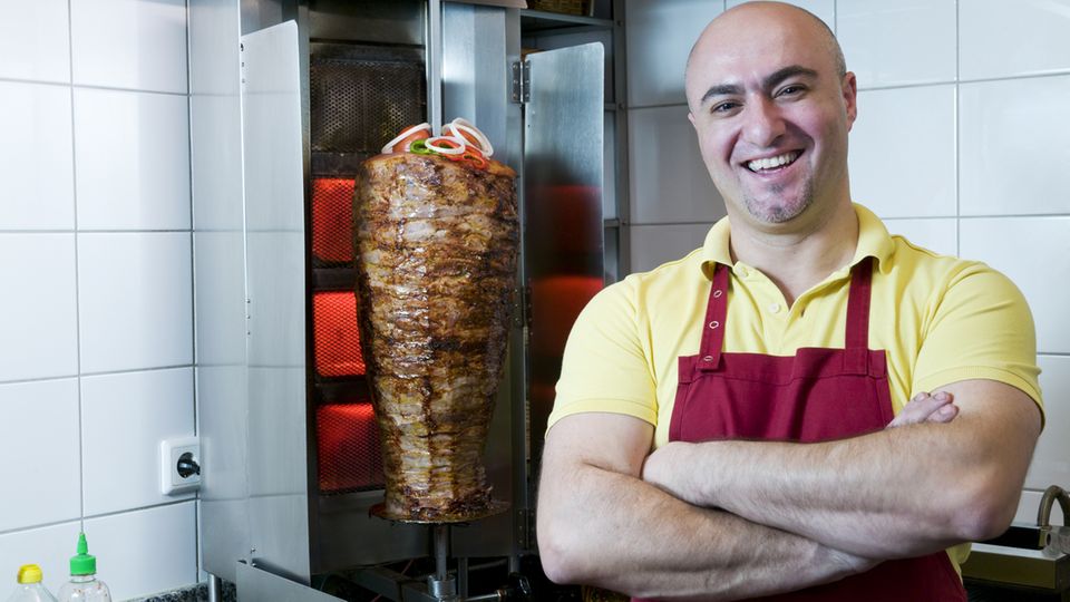 Trinkgeld oder Komplimente - wie man beim Dönermann mehr bekommt | STERN.de