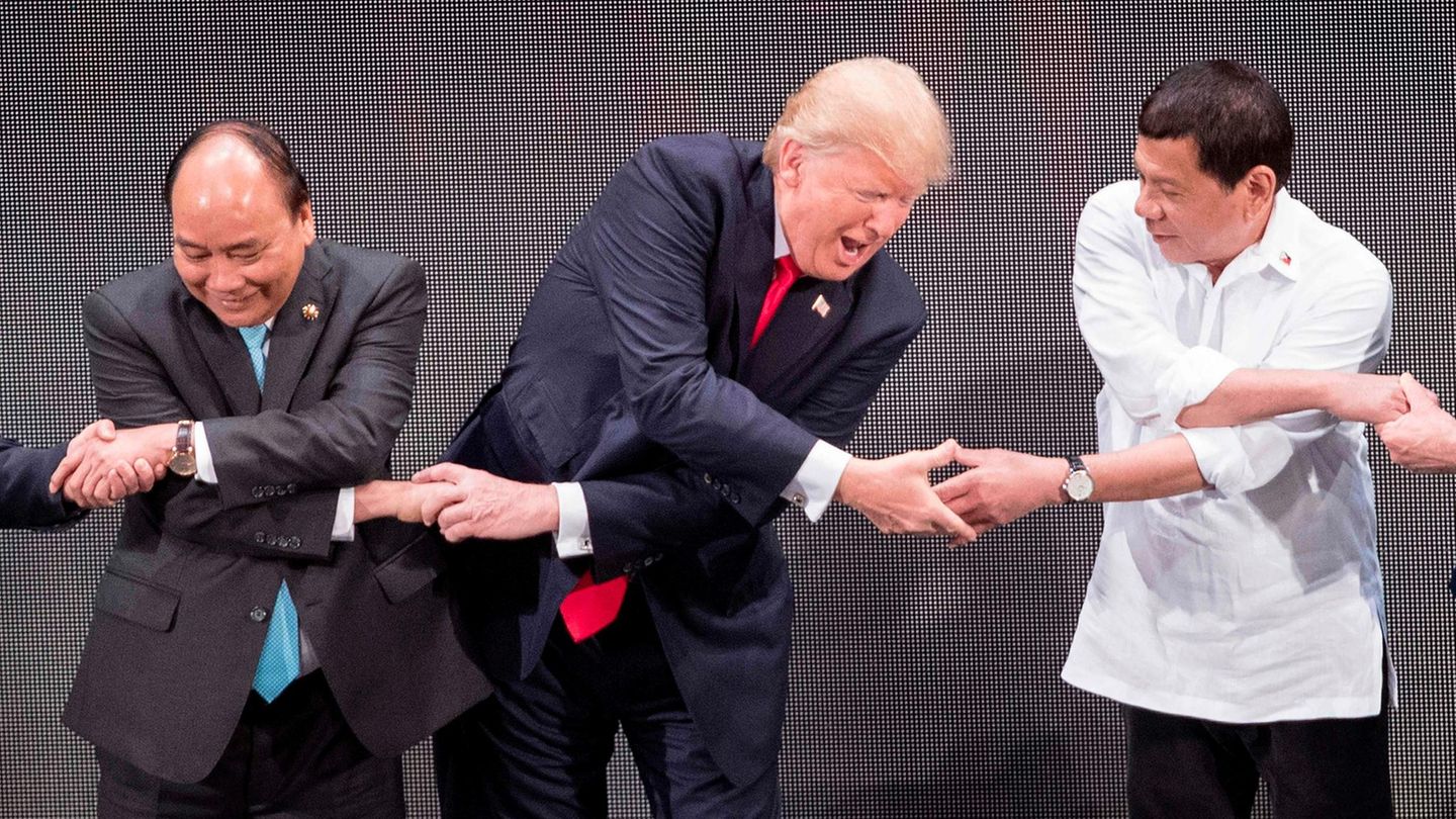 US-Präsident Donald Trump erlebt skurrilen Abend mit Rodrigo Duterte ...