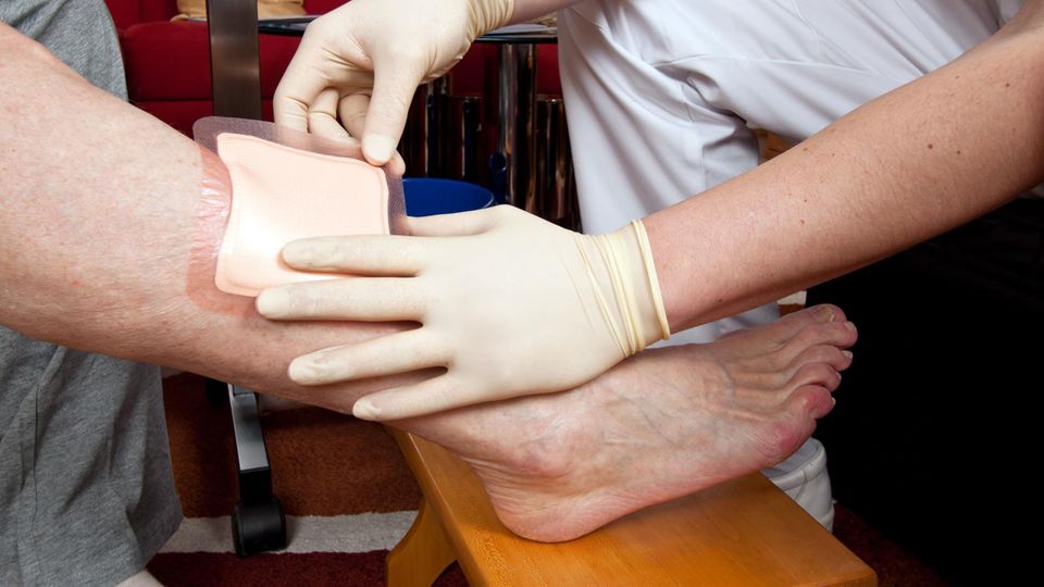Inselspital Bern: Behandlungsmaterial selbst mitbringen | STERN.de