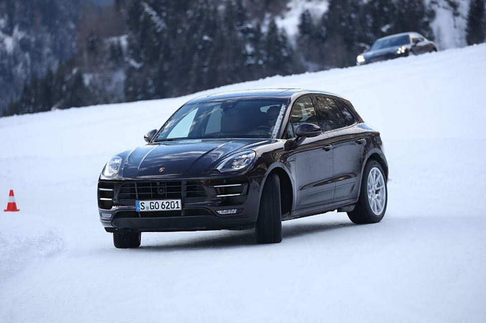 Auto fahren im Winter: So meistern Sie Schnee und Eis | STERN.de