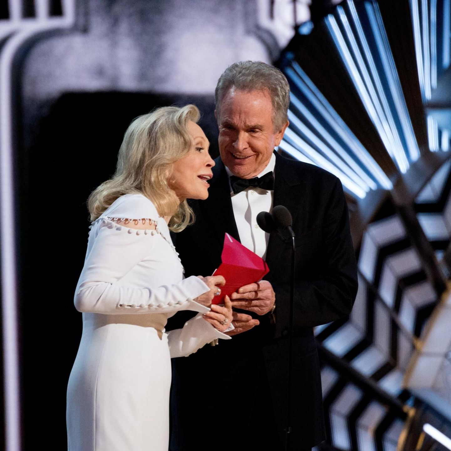 Warren Beatty Und Faye Dunaway Warren Beatty And Faye Dunaway In