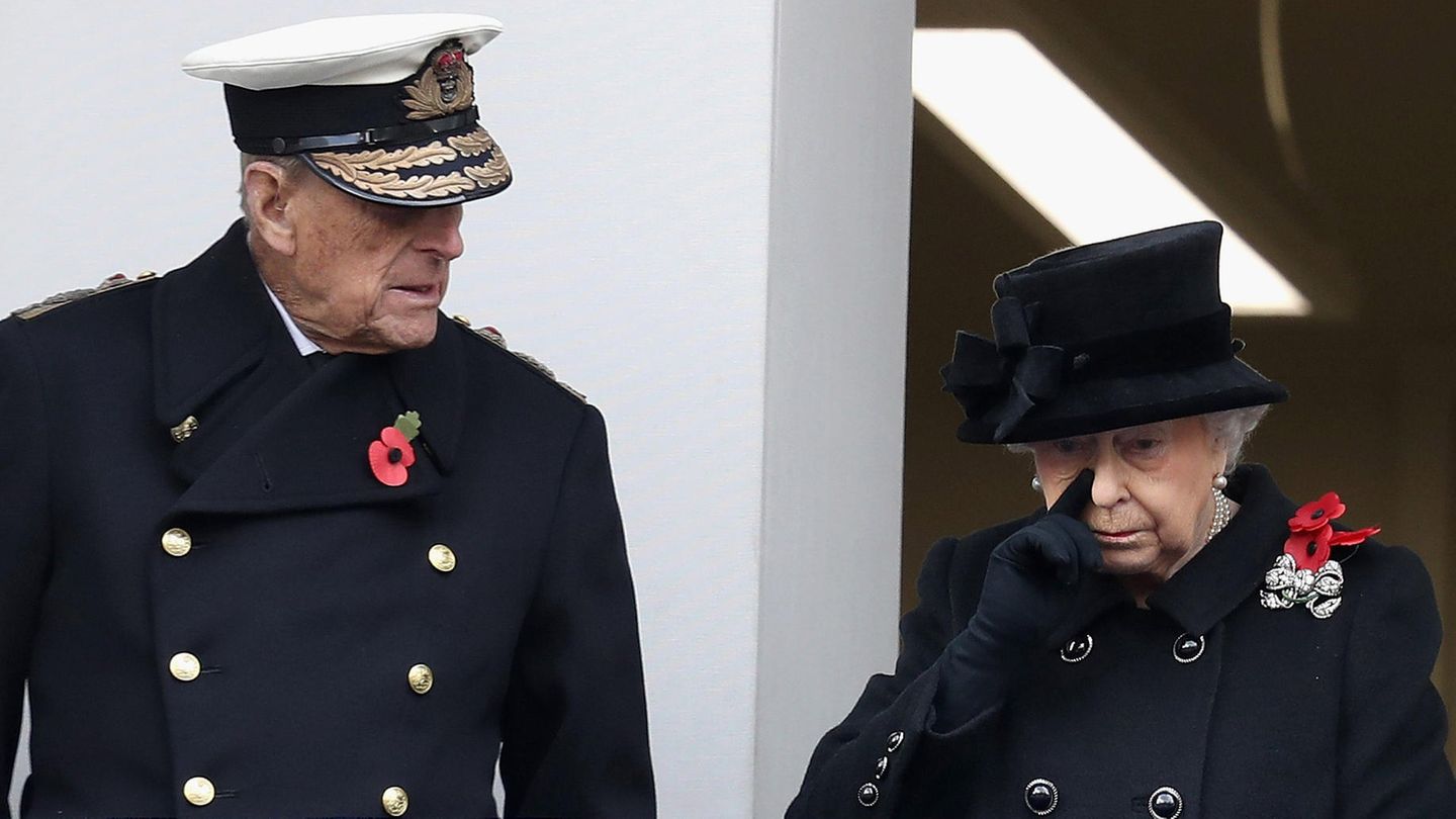 Prinz Philip: Ehemann der Queen liegt im Krankenhaus | STERN.de