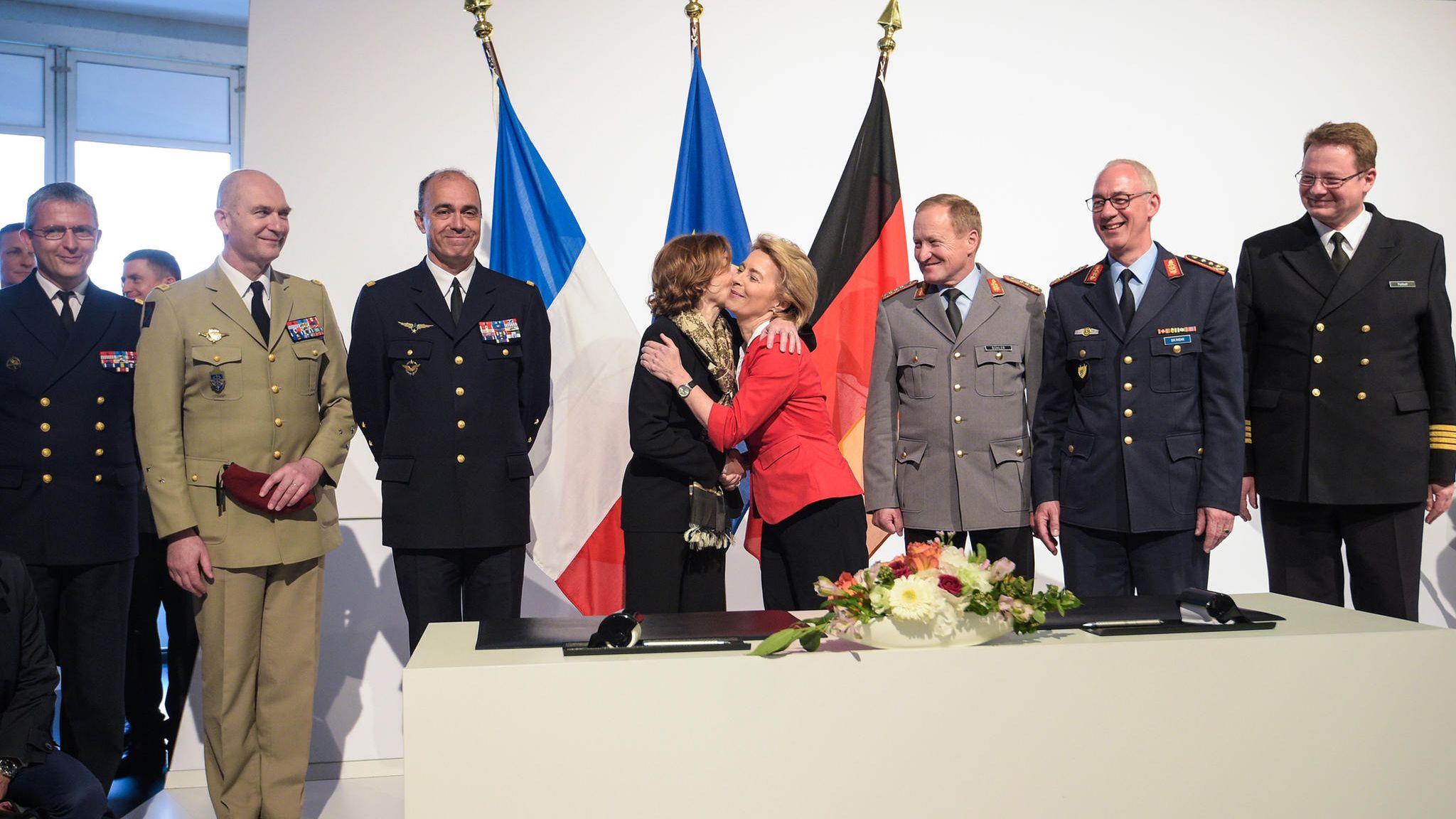 ILA 2018: Gigantischer Überraschungsgast stiehlt allen die Show | STERN.de