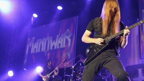 Manowar-Gitarrist Karl Logan unter Kinderpornografie-Verdacht - Band ...