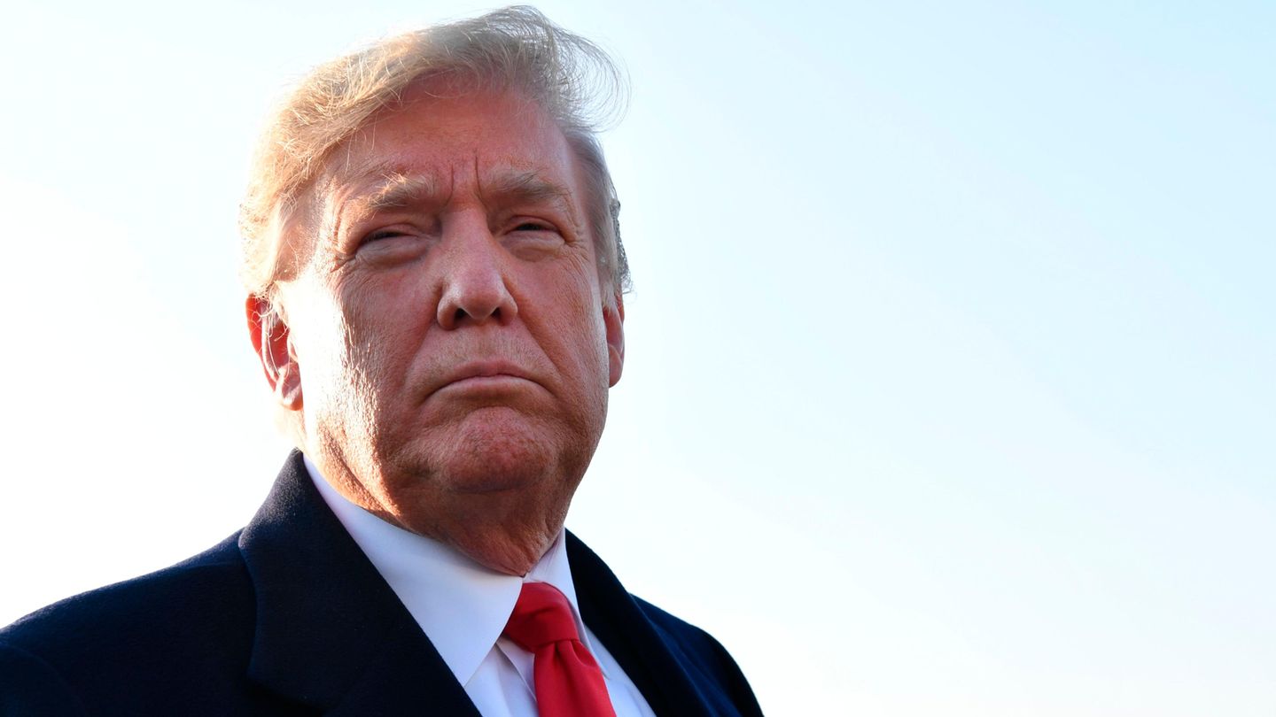 Mitten Hinein In Die Aufgeheizte Stimmung Donald Trump Beschimpft Die