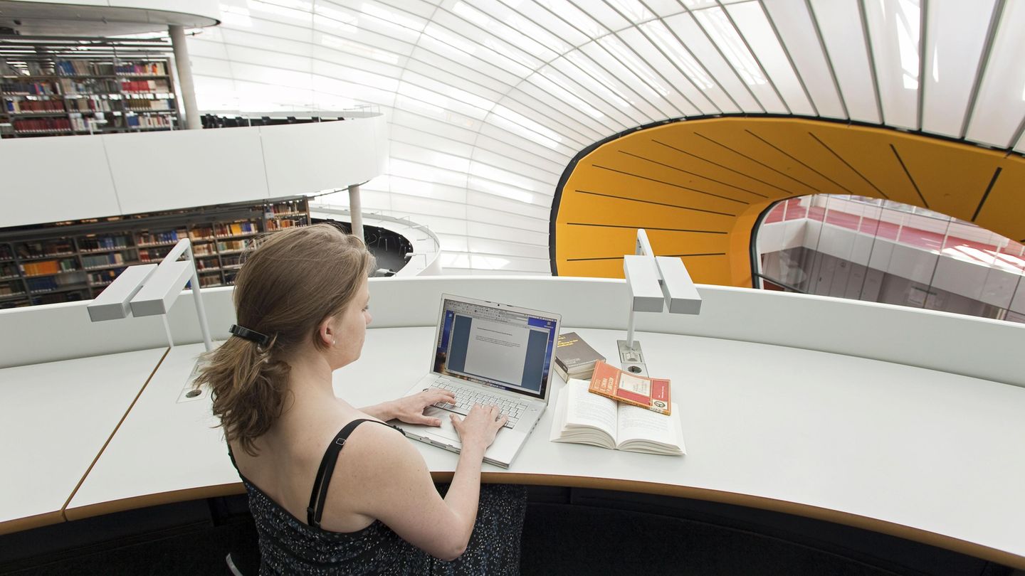 Tinder: Das sind die Unis mit den meisten Rechts-Swipes in Deutschland ...