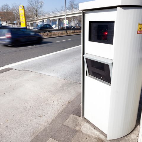 Blitzerwarner – mit diesen Tricks darf man sie legal benutzen | STERN.de